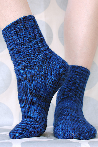 Ravelry: Divagate pattern by Clare Devine