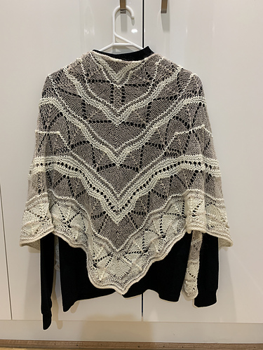 Ravelry: Curved Triangle Shawl pattern by Iris Schreier