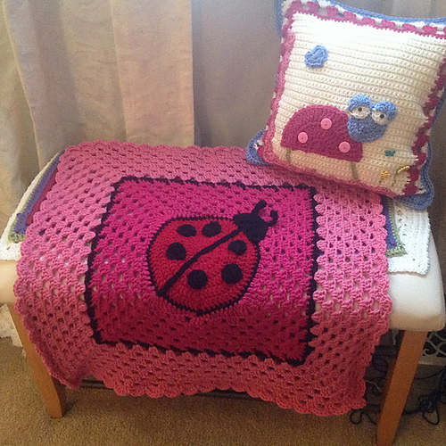 Ravelry: Ladybug Blanket pattern by Jennie Claver