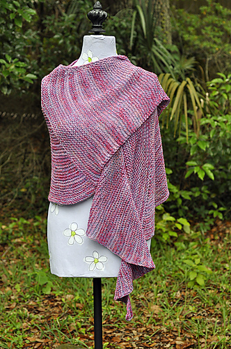 Ravelry: Sincerely Short-Row Shawl pattern by Linda Blakely