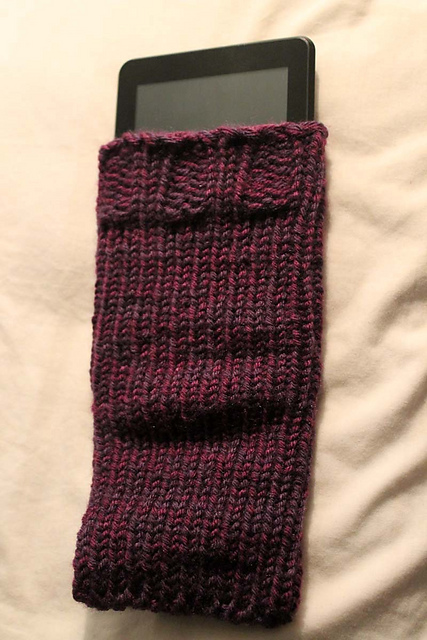 Ravelry: CorrineMB's Tiny Tablet Cozy