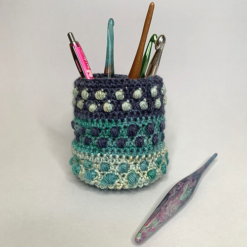 Ravelry: Bobbly Basket with Base pattern by Fiona Field
