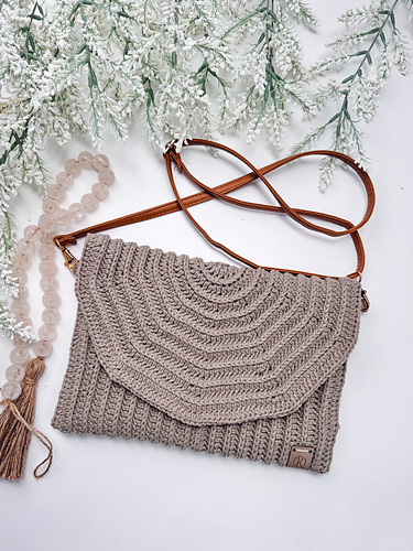 Ravelry: Easy Envelope Clutch pattern by Briana K Designs