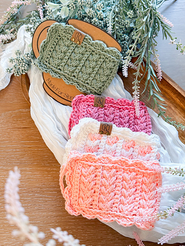 Ravelry: Wheat Stitch™ Scalloped Mug Cozy pattern by Briana K Designs