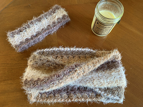 Ravelry: Jasper Infinity Cowl pattern by Paula Dworatzek