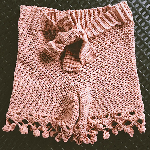 Ravelry: The It’s A Wrap Shorts pattern by Heather Cummings