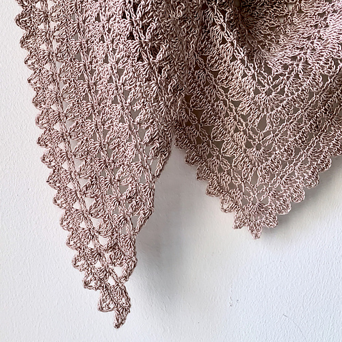 Ravelry: Silky Petals Shawl pattern by Cozysrows