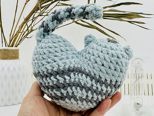 Ravelry: Valentine Hearts cat pattern by CraftedJeanne