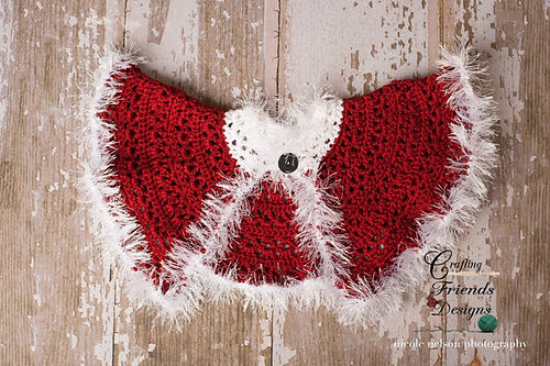 Ravelry: Royal Capelet pattern by Kate Wagstaff