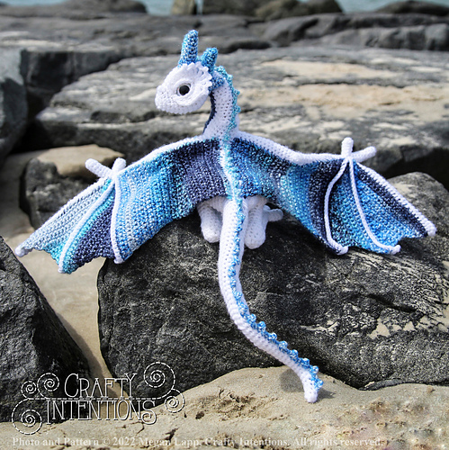 Ravelry: Medium Wyvern pattern by Megan Lapp