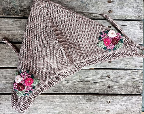 Ravelry: Diggle Pixie Bonnet pattern by Nadine Dransfield