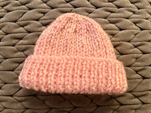 Ravelry: Ribbed med preemie hat pattern by Sammy Bristow