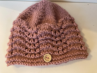 Ravelry: Old Shale Lace Baby Hat pattern by marianna mel