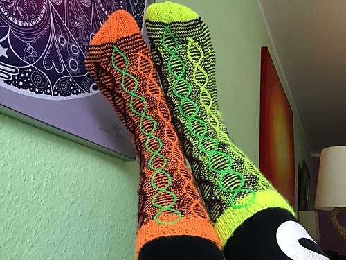 Ravelry: Hydra Scales pattern by Clair Wyvern