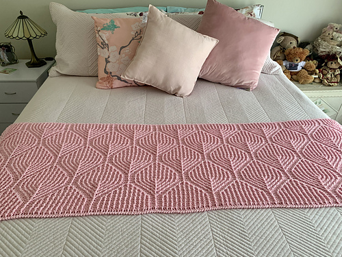 Ravelry: Hosta blanket pattern by Sidsel Sangild