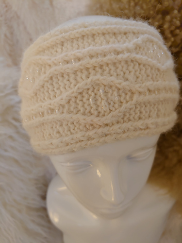 Ravelry: two turtle doves pattern by Sue Whiting