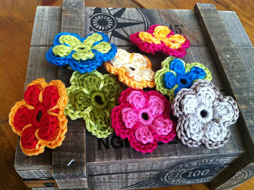 Ravelry: Mela Flower pattern by Cristina Mershon