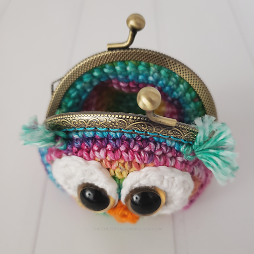 Ravelry: Owl Change Purse pattern by Charlyn Smith