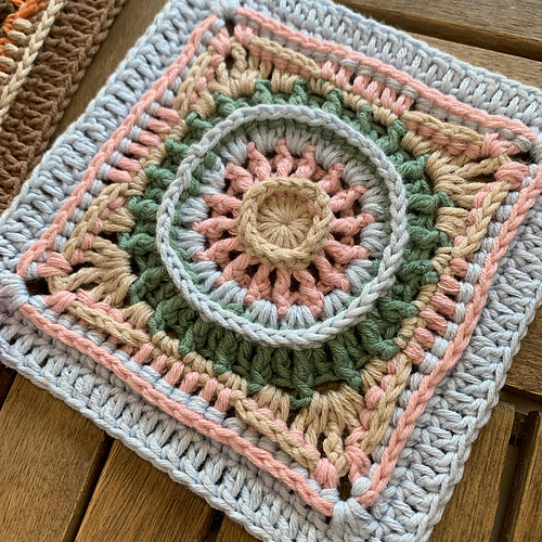 Ravelry: Ice cream granny square pattern by Helga B Mandl