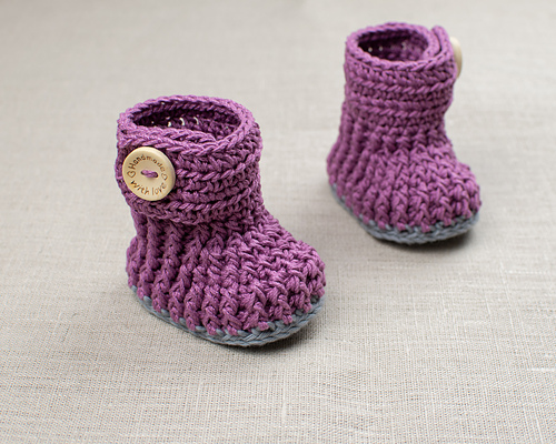Ravelry: Baby Booties - VIOLET DROPS pattern by Croby Patterns - Doroteja