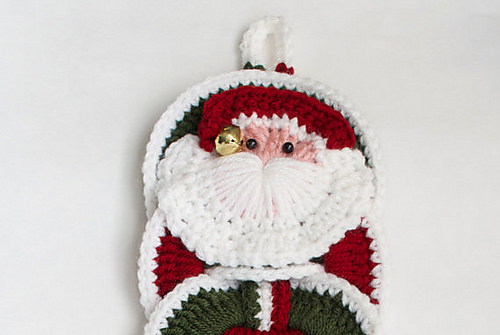 Ravelry: Santa Wall Hanging pattern by Crochet 365 Knit Too