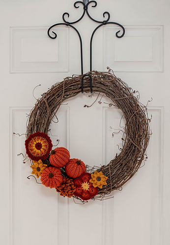 Ravelry: Fabulous Fall Wreath pattern by Crochet 365 Knit Too