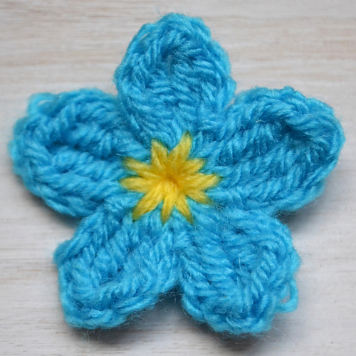 Ravelry: Forget Me Not Flower pattern by Aneta Izabela