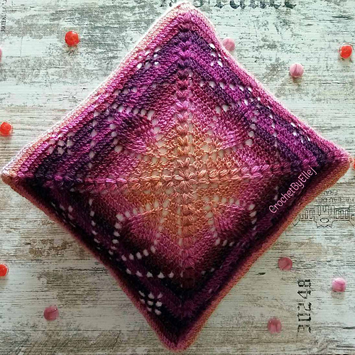 Ravelry: Pulsar Pillow pattern by Elena Kozhukhar