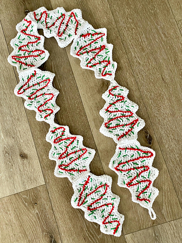 Ravelry: Christmas Tree Cake Scarf pattern by The Crochet Collector