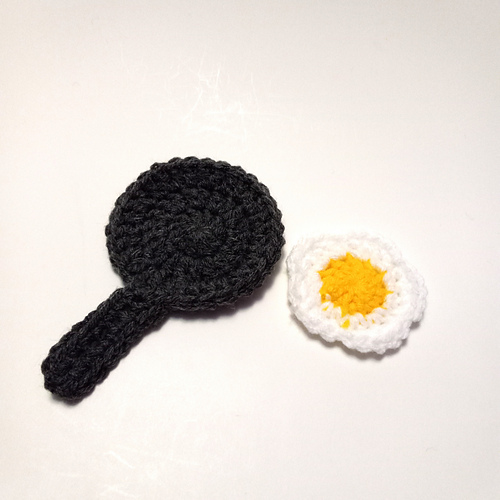 Ravelry: A Frying Pan and Egg Applique pattern by Dani West