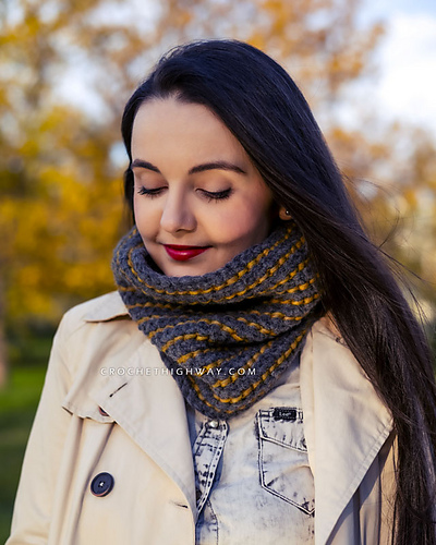 Ravelry: Apricity Cowl pattern by Ana-Maria