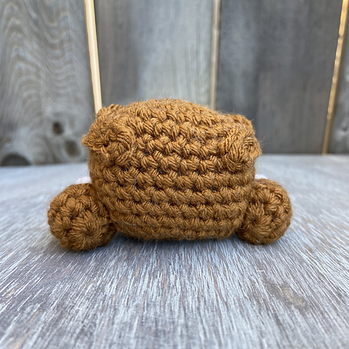 Ravelry: Twerky and Roasted Tooshie pattern by Sarah Townsend
