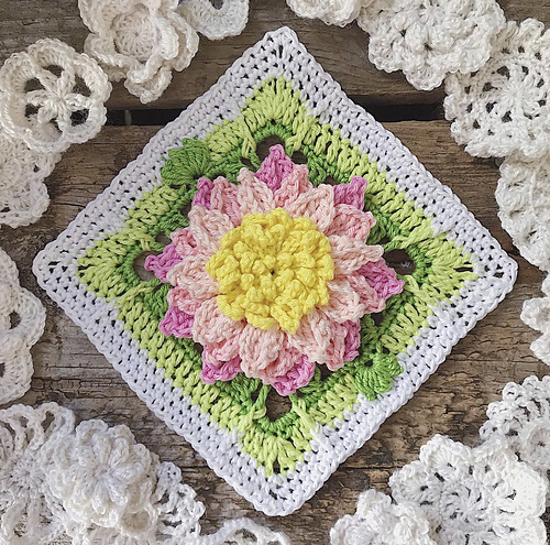 Ravelry: Twisted Lily Square pattern by Therese Eghult