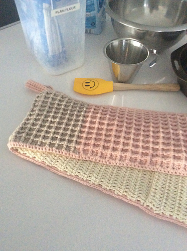 Ravelry: Waffle double handed oven mitt pattern by Fran Mori