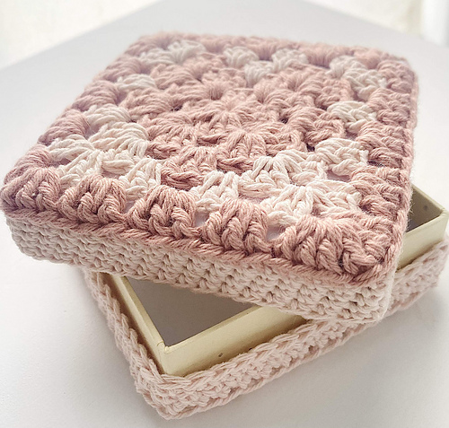 Ravelry: Granny square gift box cover pattern by Fran Mori
