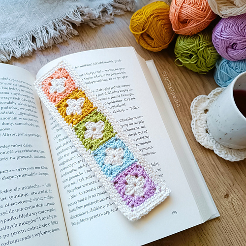 Ravelry: Granny Square Bookmark pattern by Crochetpedia