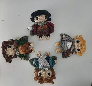 Ravelry: Mini hobbits pattern by Croche with cat