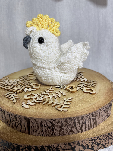 Ravelry: Mini African Flower Cockatoo pattern by Sarah Barratt