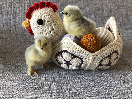 Ravelry: African Flower Chicken Basket pattern by Sarah Barratt