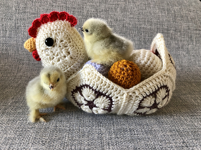 Ravelry: African Flower Chicken Basket pattern by Sarah Barratt
