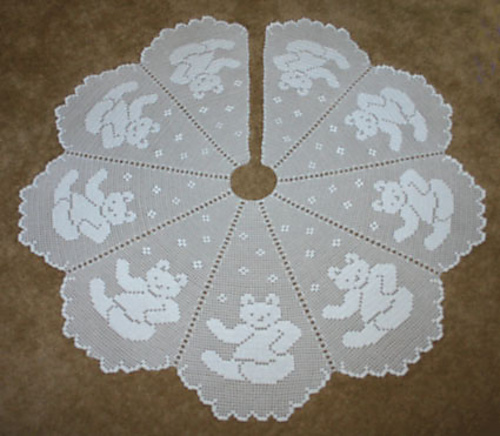 Ravelry: Teddy Bear Tree Skirt pattern by Cylinda D. Mathews