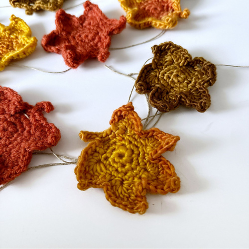 Ravelry: Small Maple Leaf Applique pattern by Cyprianne Nolan
