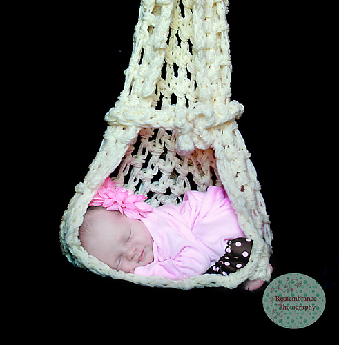Ravelry: Hanging Baby Pod Cocoon pattern by Cyprianne Nolan