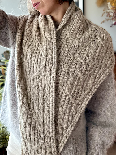 Ravelry: Twisted Twines Shawl pattern by Dorothy Offeciers