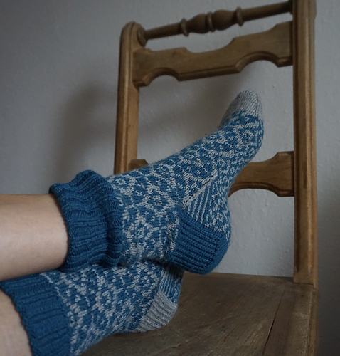 Ravelry: Connecting Socks pattern by DUCATHI