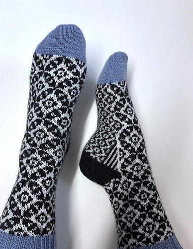 Ravelry: Connecting Socks pattern by DUCATHI