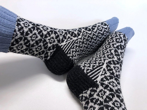Ravelry: Connecting Socks pattern by DUCATHI