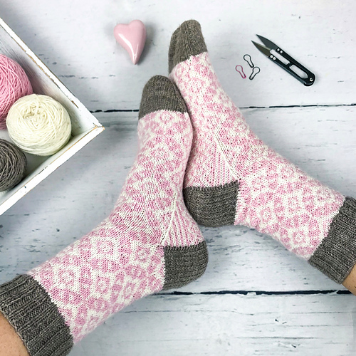 Ravelry: Connecting Socks pattern by DUCATHI