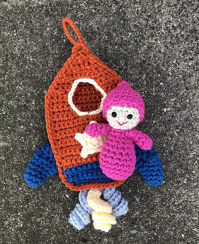 Ravelry: Rocket Pocket Pal pattern by Laura Sutcliffe