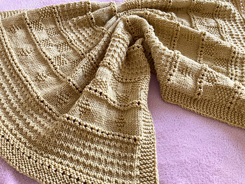 Ravelry: Livie Baby Blanket pattern by Daisy Gray Knits